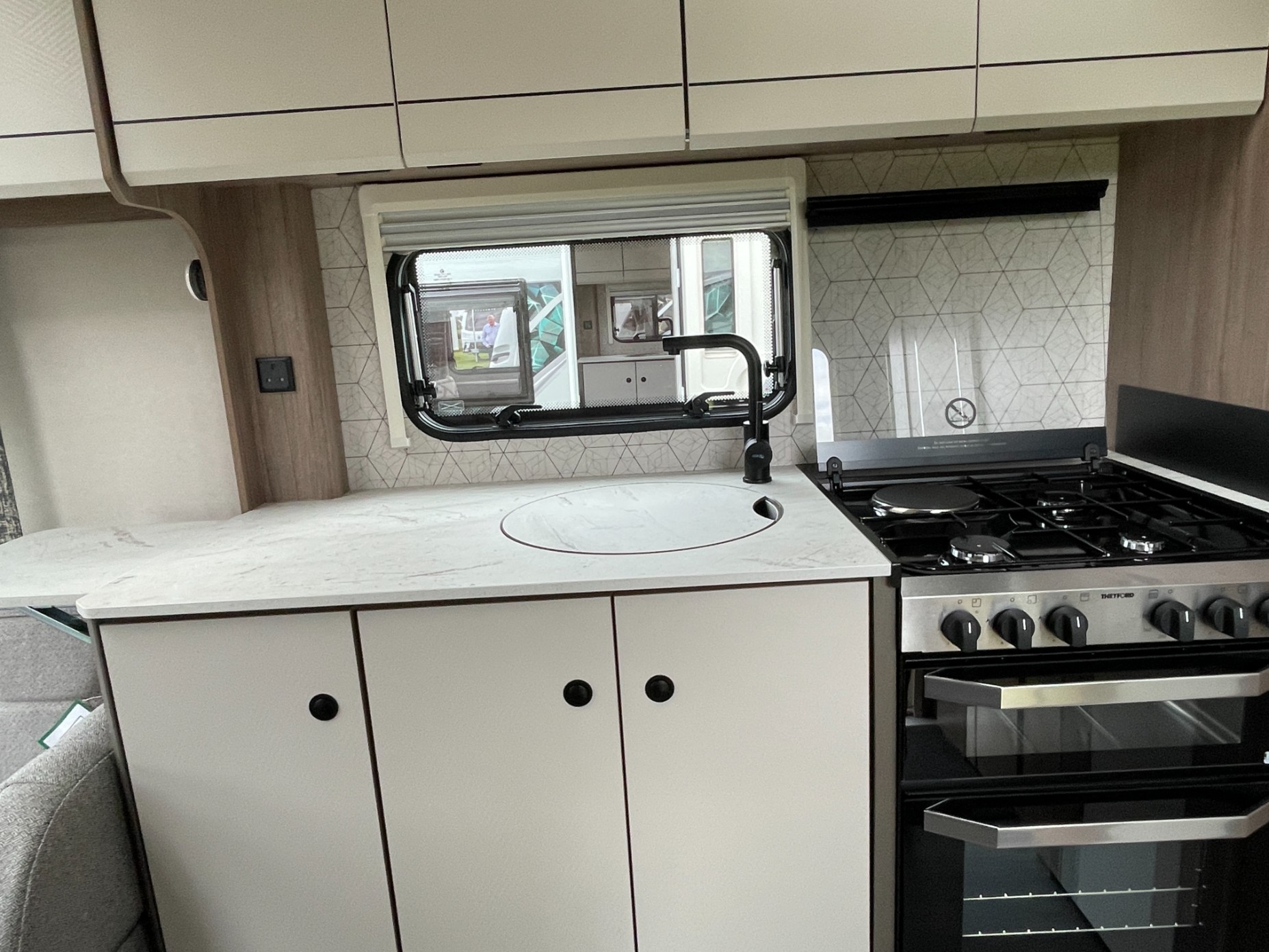 Coachman Acadia 460 (2025) - Display Model - for Sale - Dealer