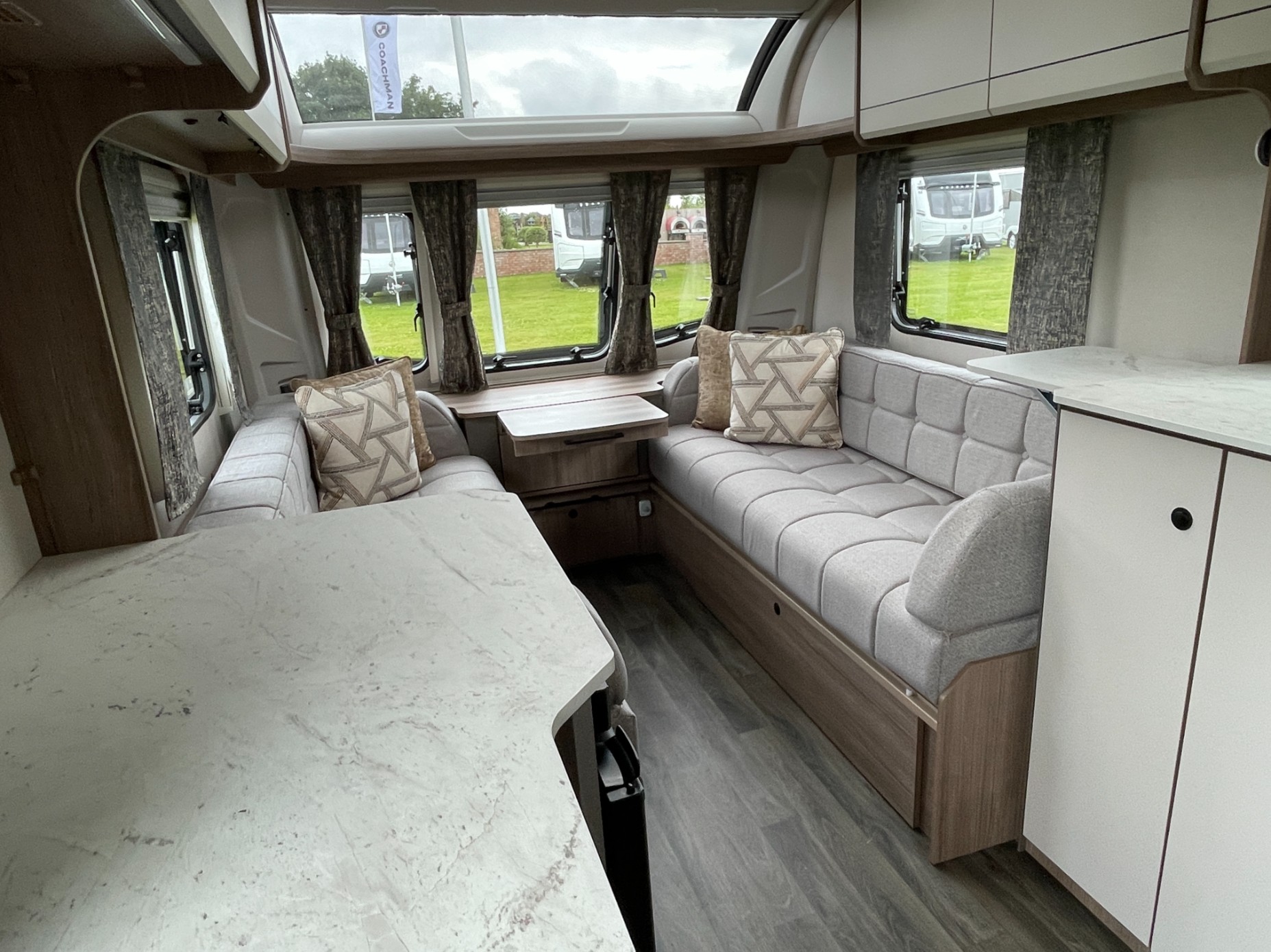 Coachman Acadia 460 (2025) - Display Model - for Sale - Dealer