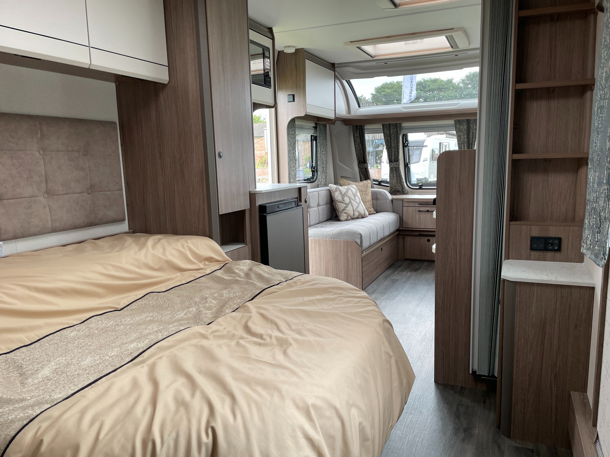 Coachman Acadia 575 (2025) - Display Model - for Sale - Dealer