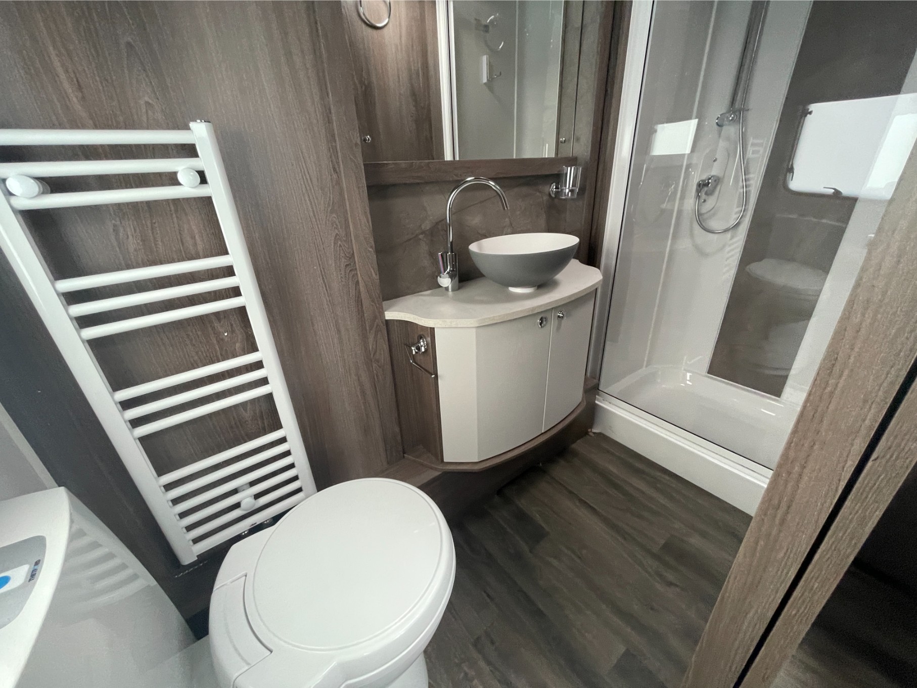 Coachman Laser 875 Xtra (2025) - Display Model - for Sale - Dealer