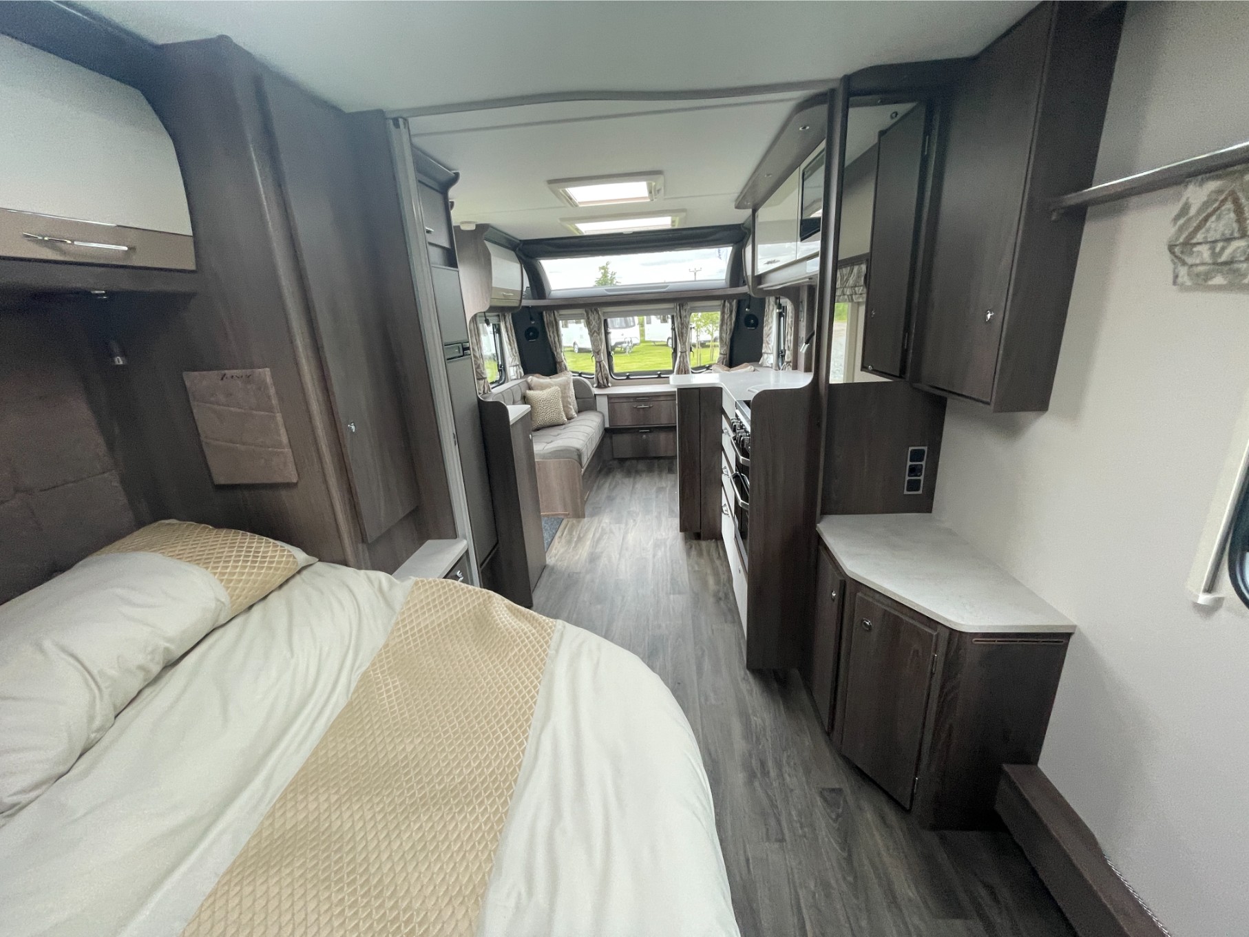 Coachman Laser 875 Xtra (2025) - Display Model - for Sale - Dealer