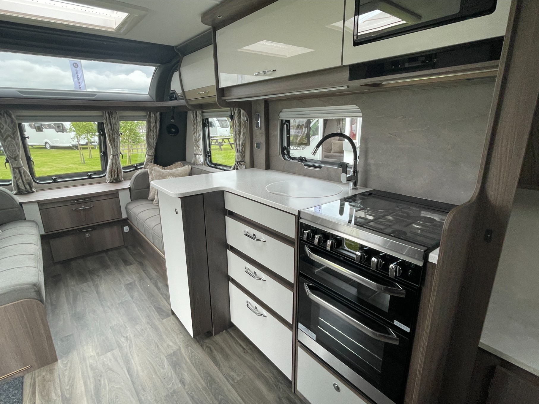Coachman Laser 875 Xtra (2025) - Display Model - for Sale - Dealer