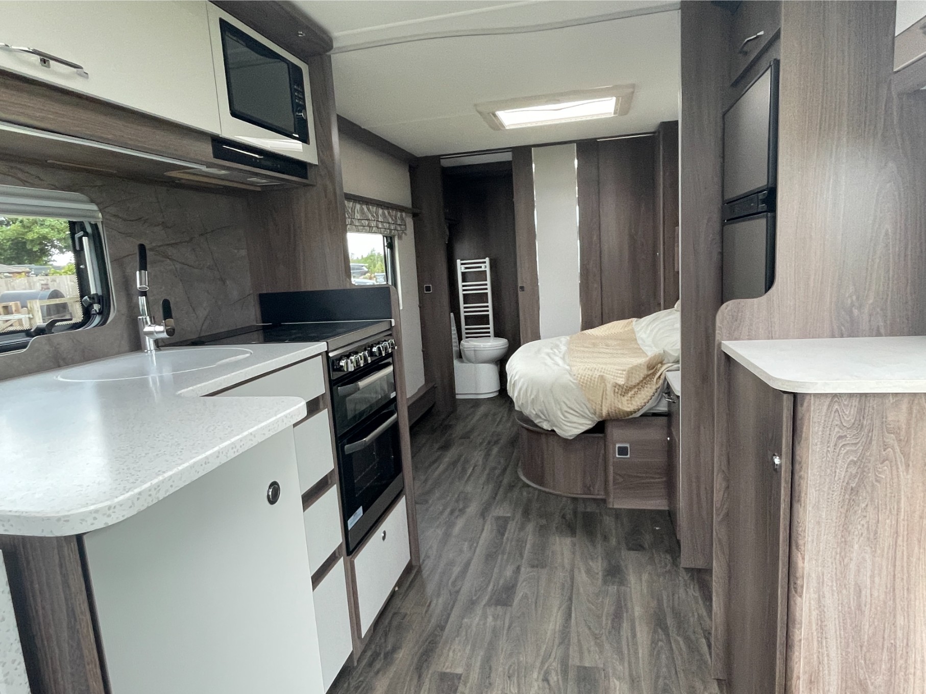 Coachman Laser 875 Xtra (2025) - Display Model - for Sale - Dealer
