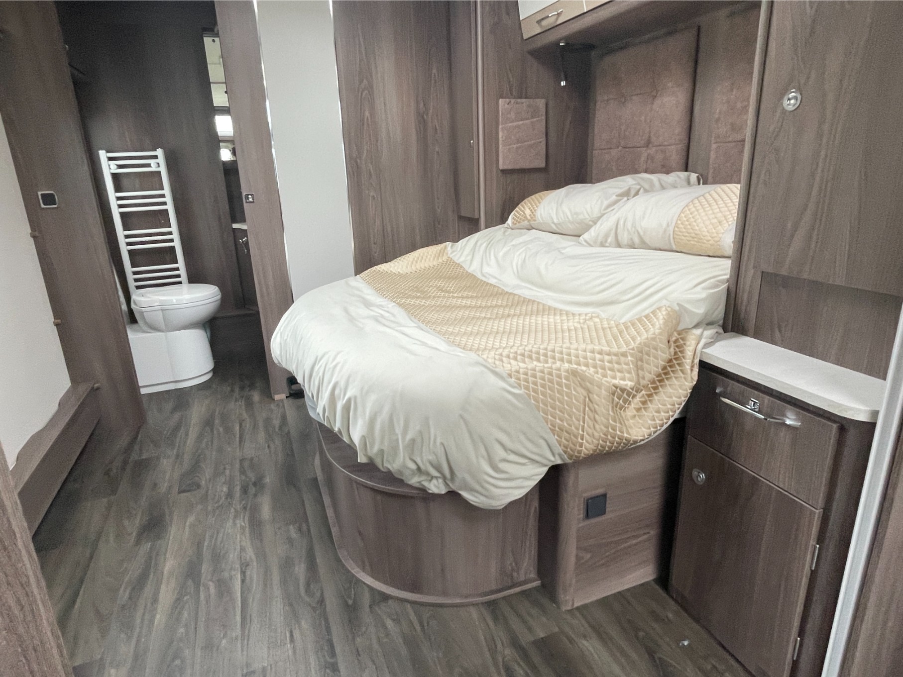 Coachman Laser 875 Xtra (2025) - Display Model - for Sale - Dealer