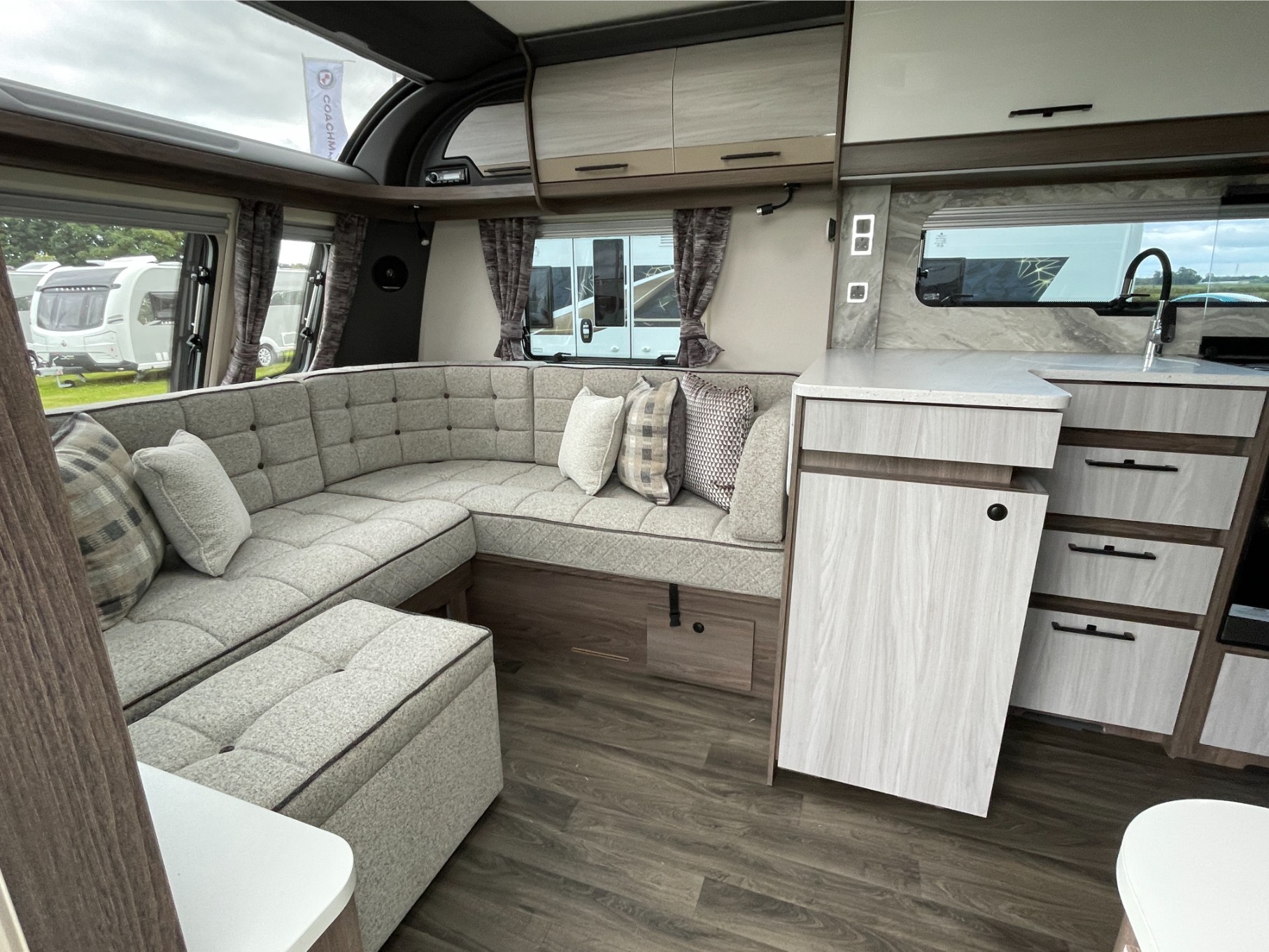 Coachman Lusso 2 (2025) - Display Model - for Sale - Dealer