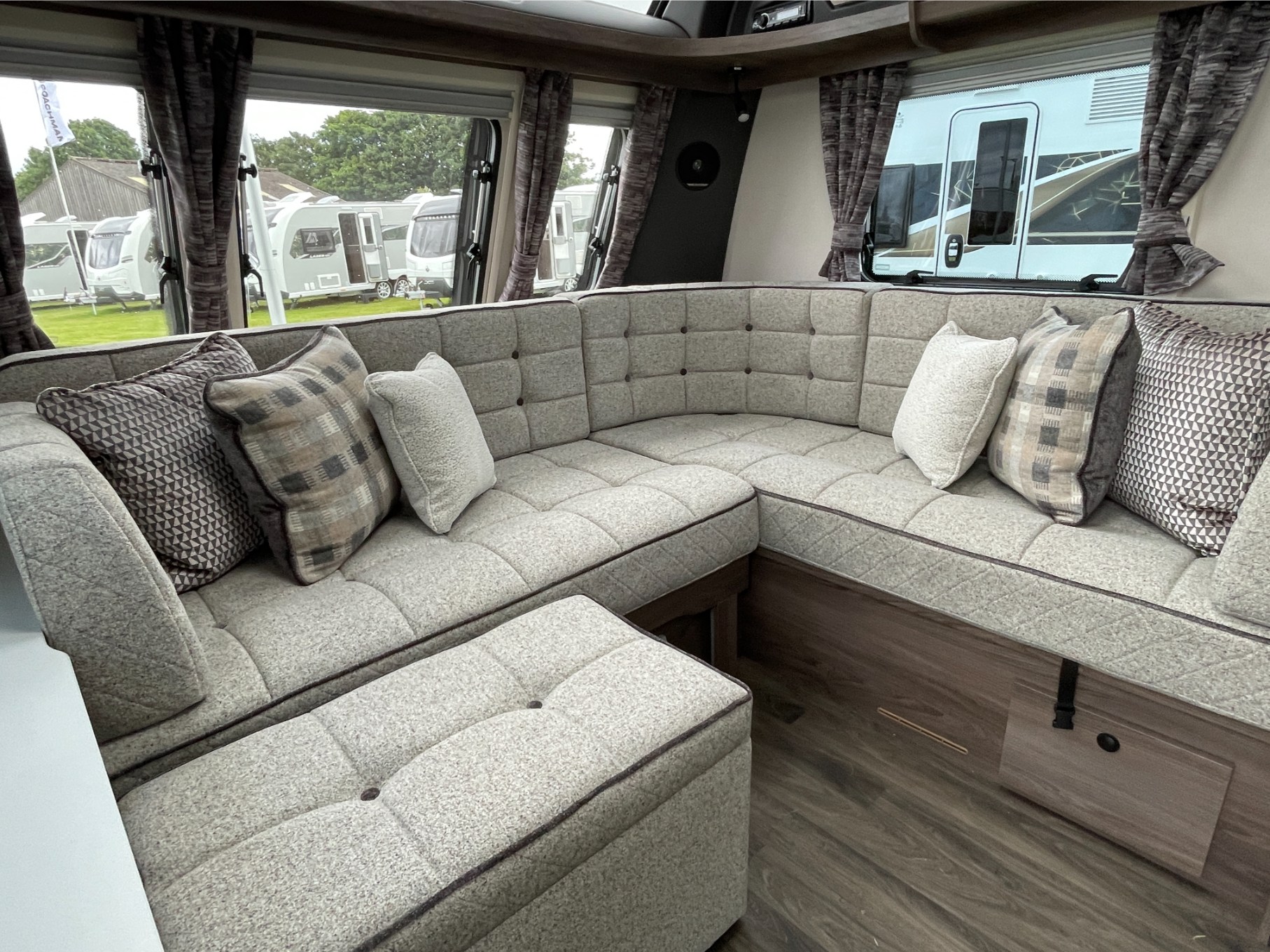 Coachman Lusso 2 (2025) - Display Model - for Sale - Dealer