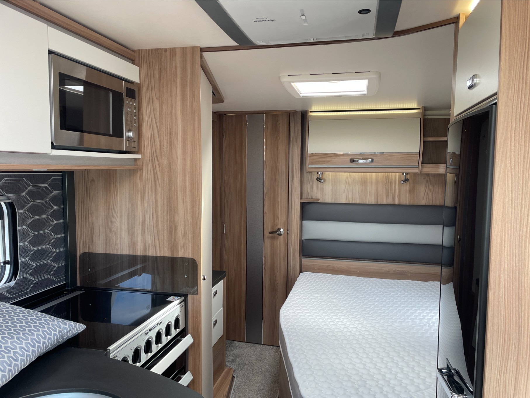 Swift Bessacarr 584L (2018) for Sale - Dealer