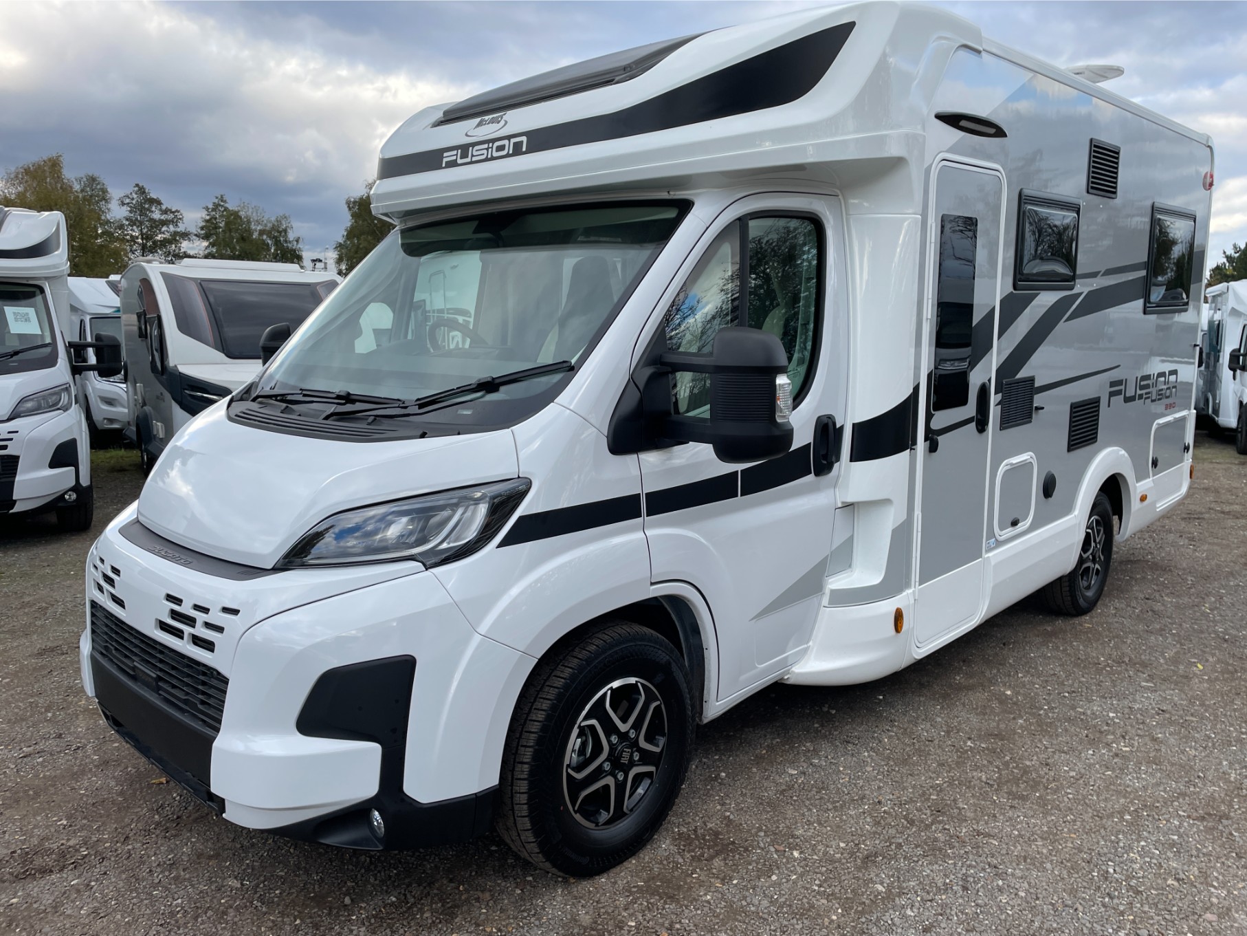 McLouis Fusion 330 (2025) - Display Model for Sale - Dealer